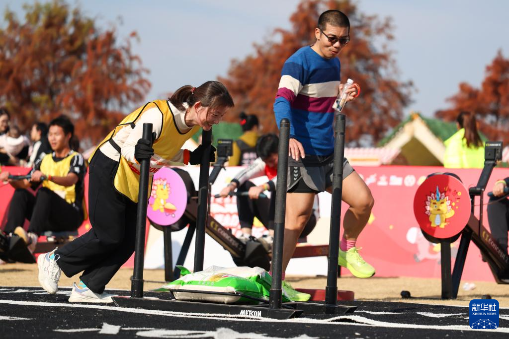 全民健身——2025上海乡村“铁人三项”迎新嘉年华举行-新华网